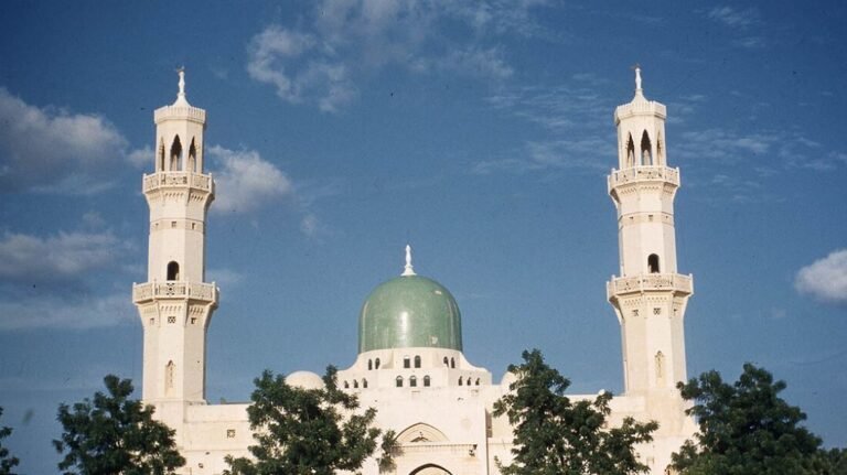 Top 5 Largest Mosques In Nigeria (2025 List) | NaijaDetails